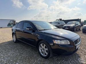 Melns Volvo S40 2011 Šauļi, ar dzinēja tilpumu 1.60 L un nobraukumu 222 tūkst. km par 3900 €, foto 4 vietnē AUTOMOTO.COM.LV