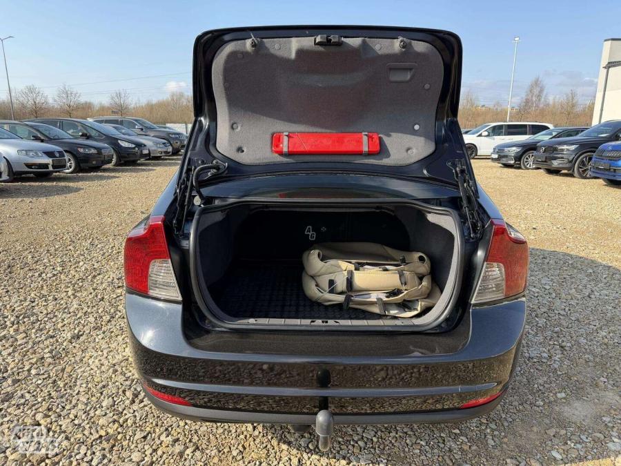 Melns Volvo S40 2011 Šauļi, ar dzinēja tilpumu 1.60 L un nobraukumu 222 tūkst. km par 3900 €, foto 8 vietnē AUTOMOTO.COM.LV