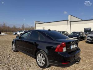 Melns Volvo S40 2011 Šauļi, ar dzinēja tilpumu 1.60 L un nobraukumu 222 tūkst. km par 3900 €, foto 9 vietnē AUTOMOTO.COM.LV