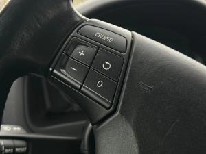 Black Volvo S40 2011 in Riga, with an engine capacity of 1.60 L and mileage of 247 thousand km for 5500 €, photo 12 on AUTOMOTO.COM.LV