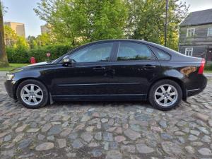 Black Volvo S40 2011 in Riga, with an engine capacity of 1.60 L and mileage of 247 thousand km for 5500 €, photo 13 on AUTOMOTO.COM.LV