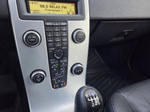 Black Volvo S40 2011 in Riga, with an engine capacity of 1.60 L and mileage of 247 thousand km for 5500 €, photo 24 on AUTOMOTO.COM.LV