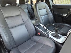 Black Volvo S40 2011 in Riga, with an engine capacity of 1.60 L and mileage of 247 thousand km for 5500 €, photo 26 on AUTOMOTO.COM.LV