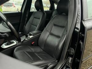 Black Volvo S40 2011 in Riga, with an engine capacity of 1.60 L and mileage of 247 thousand km for 5500 €, photo 39 on AUTOMOTO.COM.LV