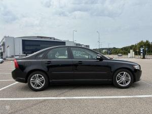 Black Volvo S40 2011 in Vilnius, with an engine capacity of 1.60 L and mileage of 247 thousand km for 2800 €, photo 5 on AUTOMOTO.COM.LV