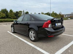 Black Volvo S40 2011 in Vilnius, with an engine capacity of 1.60 L and mileage of 247 thousand km for 2800 €, photo 8 on AUTOMOTO.COM.LV