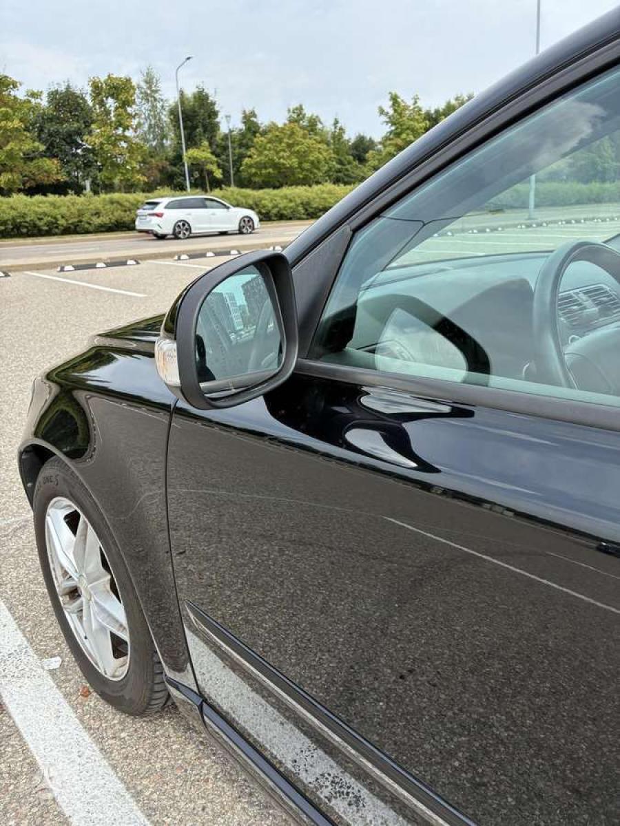 Black Volvo S40 2011 in Vilnius, with an engine capacity of 1.60 L and mileage of 247 thousand km for 2800 €, photo 15 on AUTOMOTO.COM.LV