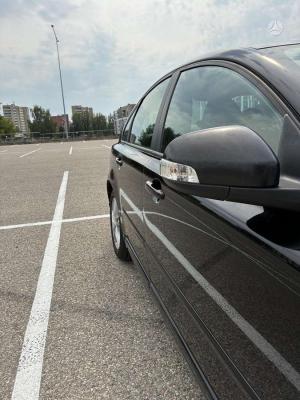 Black Volvo S40 2011 in Vilnius, with an engine capacity of 1.60 L and mileage of 247 thousand km for 2800 €, photo 16 on AUTOMOTO.COM.LV