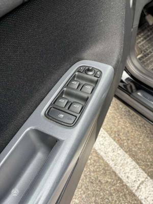 Black Volvo S40 2011 in Vilnius, with an engine capacity of 1.60 L and mileage of 247 thousand km for 2800 €, photo 23 on AUTOMOTO.COM.LV