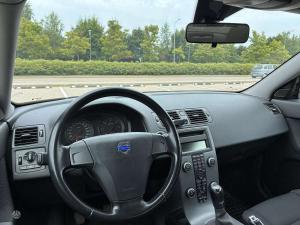 Black Volvo S40 2011 in Vilnius, with an engine capacity of 1.60 L and mileage of 247 thousand km for 2800 €, photo 24 on AUTOMOTO.COM.LV