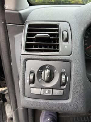 Black Volvo S40 2011 in Vilnius, with an engine capacity of 1.60 L and mileage of 247 thousand km for 2800 €, photo 27 on AUTOMOTO.COM.LV