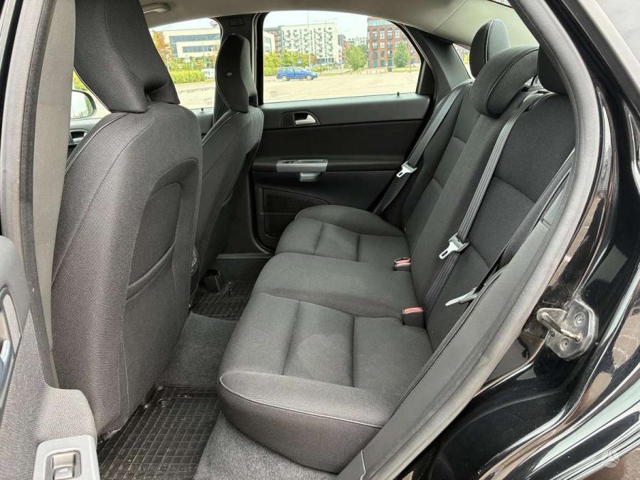 Black Volvo S40 2011 in Vilnius, with an engine capacity of 1.60 L and mileage of 247 thousand km for 2800 €, photo 35 on AUTOMOTO.COM.LV