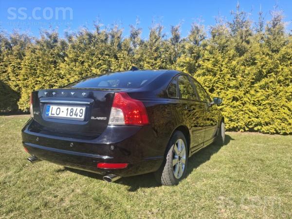 Black Volvo S40 2012 in Riga, with an engine capacity of 2.00 L and mileage of 188 thousand km for 3500 €, photo 2 on AUTOMOTO.COM.LV
