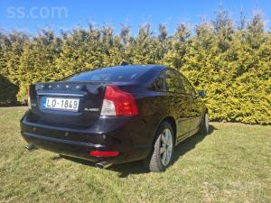 Black Volvo S40 2012 in Riga, with an engine capacity of 2.00 L and mileage of 188 thousand km for 3500 €, photo 3 on AUTOMOTO.COM.LV