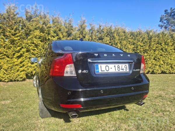 Black Volvo S40 2012 in Riga, with an engine capacity of 2.00 L and mileage of 188 thousand km for 3500 €, photo 4 on AUTOMOTO.COM.LV