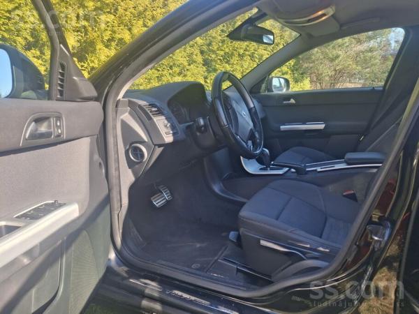 Black Volvo S40 2012 in Riga, with an engine capacity of 2.00 L and mileage of 188 thousand km for 3500 €, photo 5 on AUTOMOTO.COM.LV