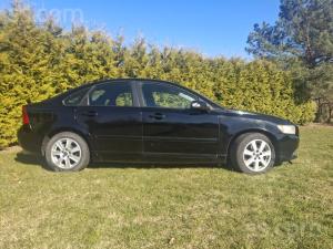 Black Volvo S40 2012 in Riga, with an engine capacity of 2.00 L and mileage of 188 thousand km for 3500 €, photo 7 on AUTOMOTO.COM.LV