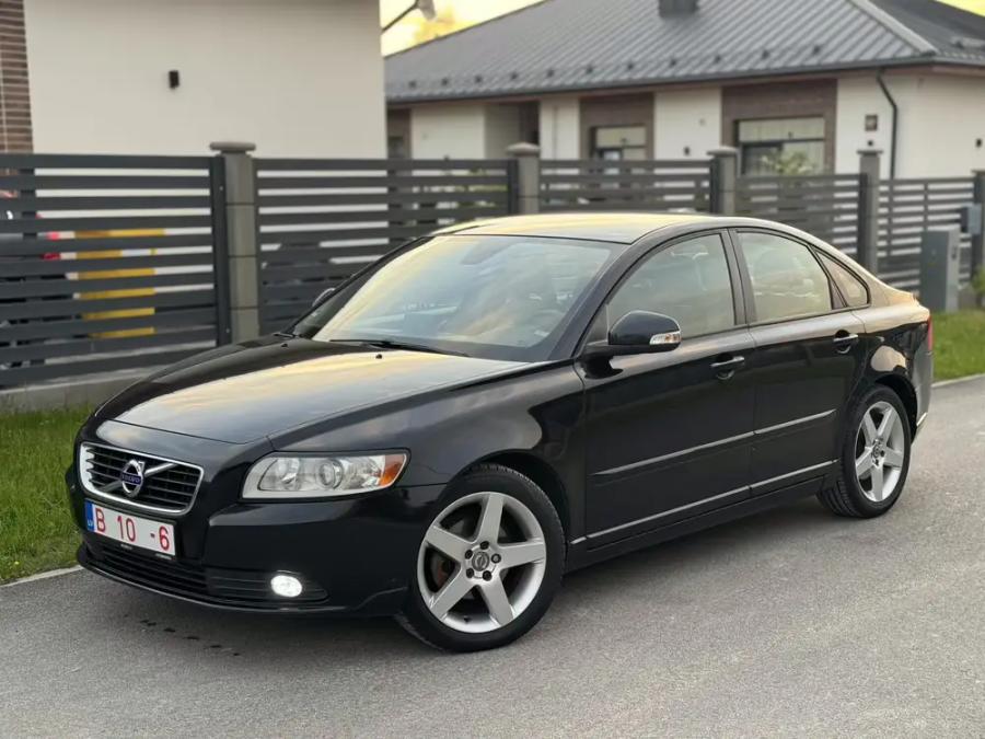 Melns Volvo S40 2012 Jelgava, ar dzinēja tilpumu 1.60 L un nobraukumu 295 tūkst. km par 4950 €, foto 1 vietnē AUTOMOTO.COM.LV
