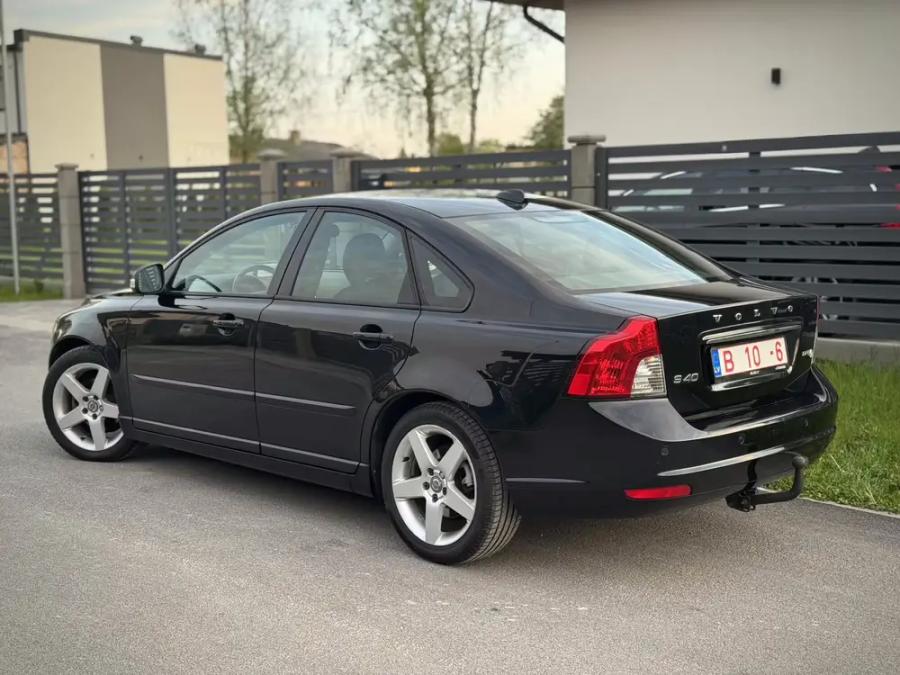 Melns Volvo S40 2012 Jelgava, ar dzinēja tilpumu 1.60 L un nobraukumu 295 tūkst. km par 4950 €, foto 3 vietnē AUTOMOTO.COM.LV