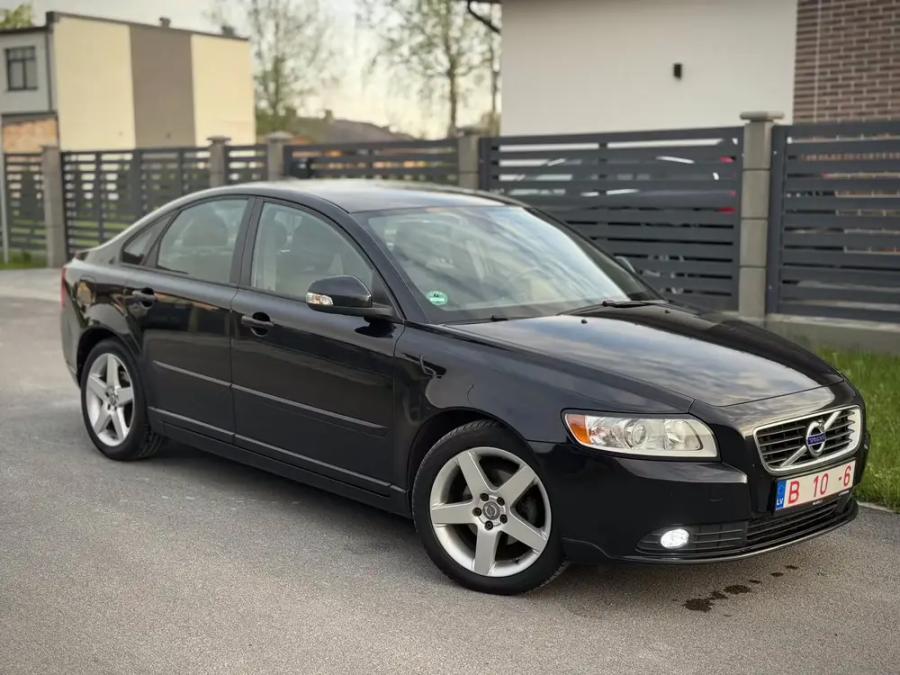 Melns Volvo S40 2012 Jelgava, ar dzinēja tilpumu 1.60 L un nobraukumu 295 tūkst. km par 4950 €, foto 4 vietnē AUTOMOTO.COM.LV