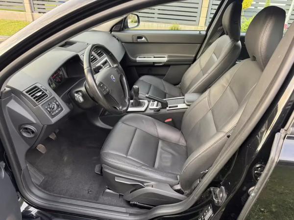 Melns Volvo S40 2012 Jelgava, ar dzinēja tilpumu 1.60 L un nobraukumu 295 tūkst. km par 4950 €, foto 8 vietnē AUTOMOTO.COM.LV