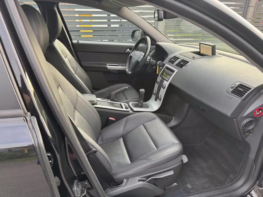 Melns Volvo S40 2012 Jelgava, ar dzinēja tilpumu 1.60 L un nobraukumu 295 tūkst. km par 4950 €, foto 11 vietnē AUTOMOTO.COM.LV