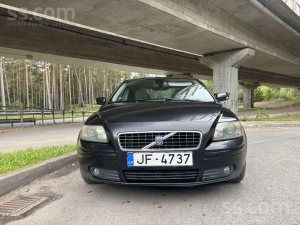 Melns Volvo S40 2004 Rīga, ar dzinēja tilpumu 2.00 L un nobraukumu 409 tūkst. km par 990 €, foto 7 vietnē AUTOMOTO.COM.LV
