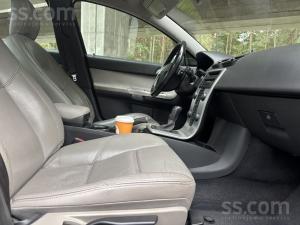 Black Volvo S40 2004 in Riga, with an engine capacity of 2.00 L and mileage of 409 thousand km for 990 €, photo 12 on AUTOMOTO.COM.LV