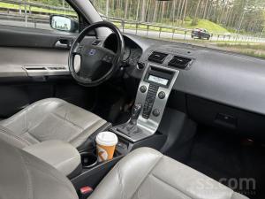 Black Volvo S40 2004 in Riga, with an engine capacity of 2.00 L and mileage of 409 thousand km for 990 €, photo 14 on AUTOMOTO.COM.LV