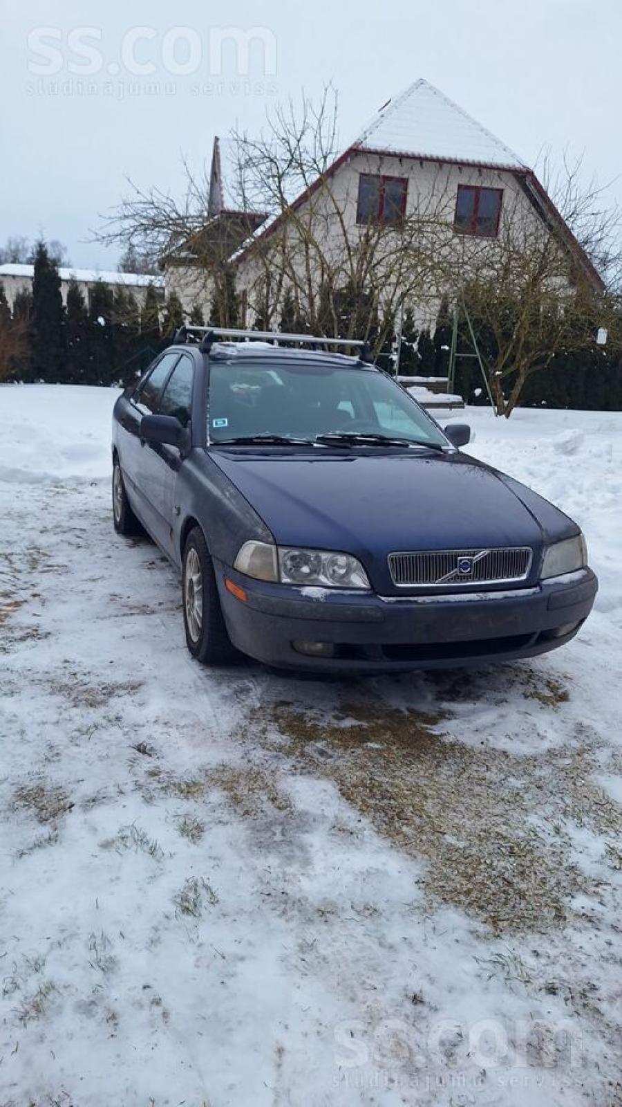 Blue Volvo S40 2000 in Bauska, with an engine capacity of 1.90 L and mileage of 274 thousand km for 500 €, photo 3 on AUTOMOTO.COM.LV
