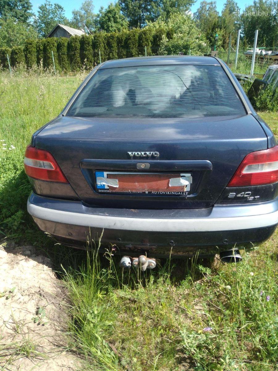 Blue Volvo S40 2001 in Vilnius, with an engine capacity of 1.90 L and mileage of 332 thousand km for 500 €, photo 3 on AUTOMOTO.COM.LV