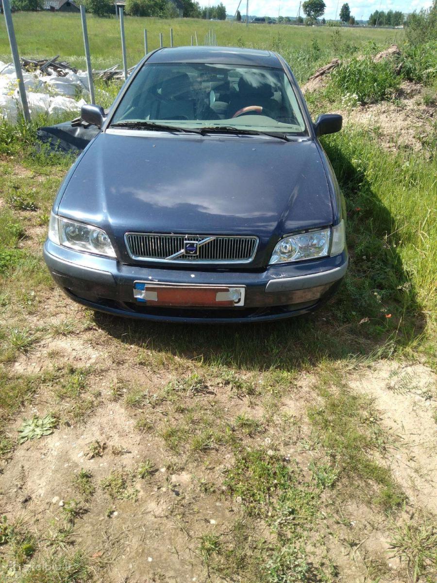 Blue Volvo S40 2001 in Vilnius, with an engine capacity of 1.90 L and mileage of 332 thousand km for 500 €, photo 5 on AUTOMOTO.COM.LV