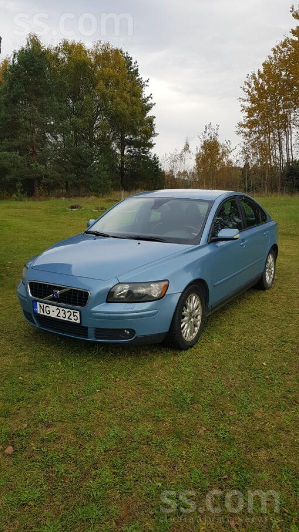 Синий Вольво С40 2004 в Рига, объемом двигателя 2.00 л и пробегом 0 тыс. км за 1750 €, фото 4 на AUTOMOTO.COM.LV