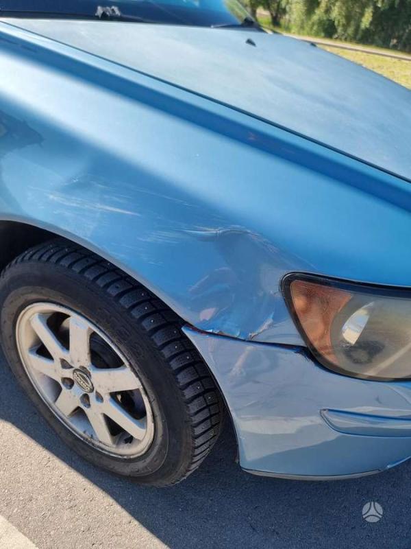 Zils Volvo S40 2005 Šauļi, ar dzinēja tilpumu 1.56 L un nobraukumu 377 tūkst. km par 750 €, foto 8 vietnē AUTOMOTO.COM.LV