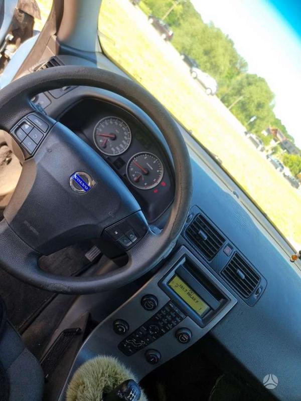 Zils Volvo S40 2005 Šauļi, ar dzinēja tilpumu 1.56 L un nobraukumu 377 tūkst. km par 750 €, foto 10 vietnē AUTOMOTO.COM.LV