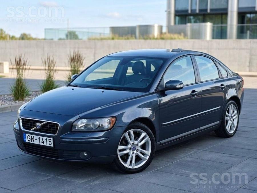 Zils Volvo S40 2005 Jēkabpils, ar dzinēja tilpumu 2.40 L un nobraukumu 326 tūkst. km par 2000 €, foto 1 vietnē AUTOMOTO.COM.LV