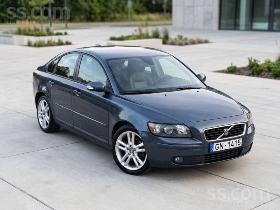 Zils Volvo S40 2005 Jēkabpils, ar dzinēja tilpumu 2.40 L un nobraukumu 326 tūkst. km par 2000 €, foto 3 vietnē AUTOMOTO.COM.LV