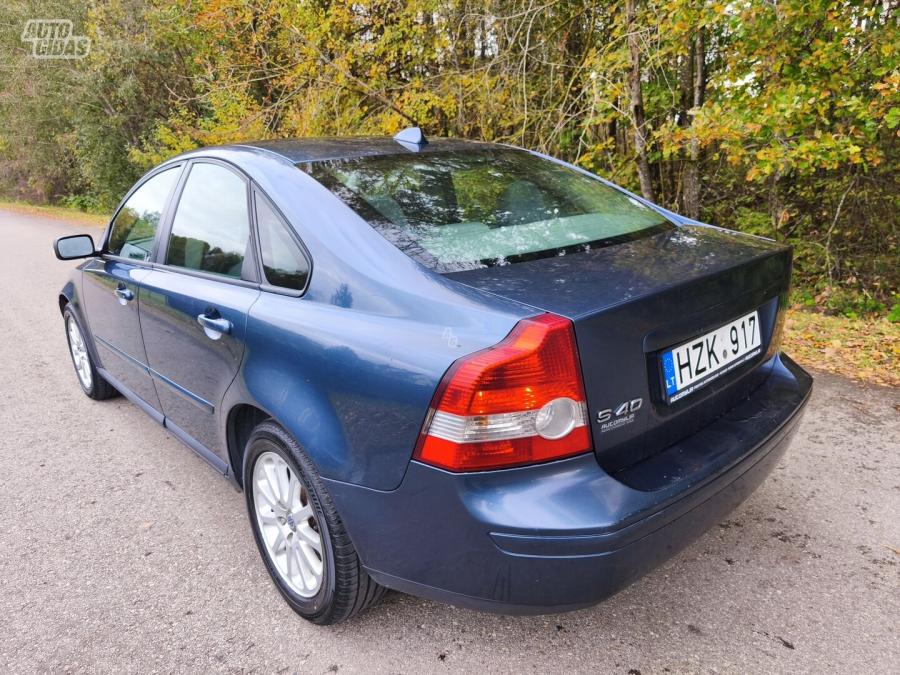 Blue Volvo S40 2005 in Taurage, with an engine capacity of 1.60 L and mileage of 265 thousand km for 1750 €, photo 5 on AUTOMOTO.COM.LV