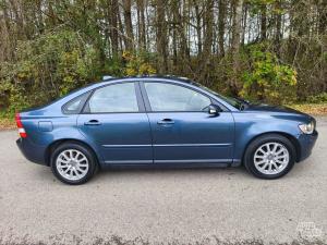 Blue Volvo S40 2005 in Taurage, with an engine capacity of 1.60 L and mileage of 265 thousand km for 1750 €, photo 8 on AUTOMOTO.COM.LV