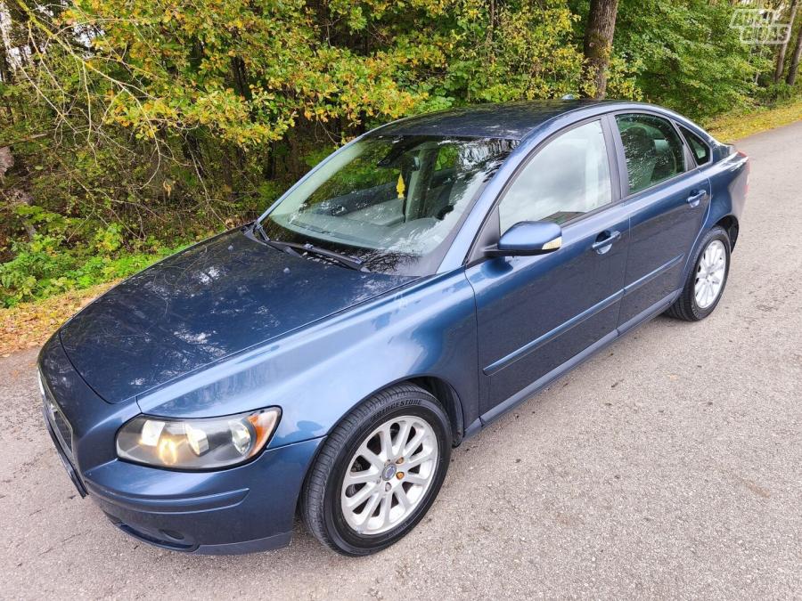 Blue Volvo S40 2005 in Taurage, with an engine capacity of 1.60 L and mileage of 265 thousand km for 1750 €, photo 11 on AUTOMOTO.COM.LV