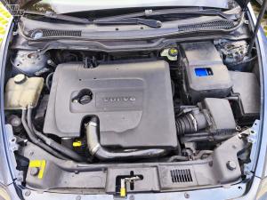 Blue Volvo S40 2005 in Taurage, with an engine capacity of 1.60 L and mileage of 265 thousand km for 1750 €, photo 19 on AUTOMOTO.COM.LV