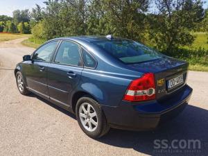 Blue Volvo S40 2006 in Liepaja, with an engine capacity of 1.60 L and mileage of 271 thousand km for 6300 €, photo 5 on AUTOMOTO.COM.LV