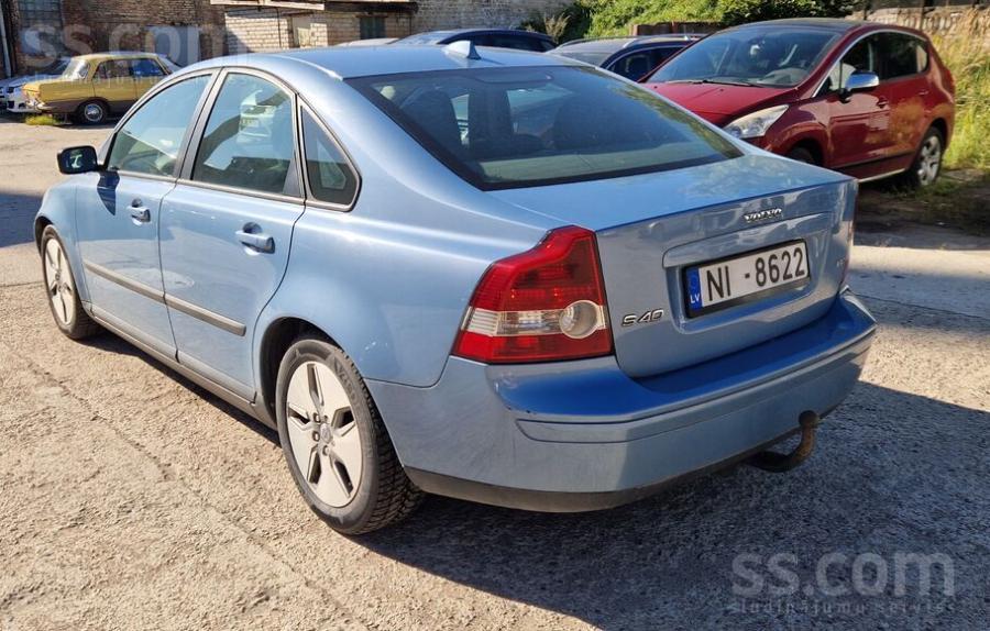 Blue Volvo S40 2006 in Riga, with an engine capacity of 1.60 L and mileage of 0 thousand km for 1250 €, photo 3 on AUTOMOTO.COM.LV