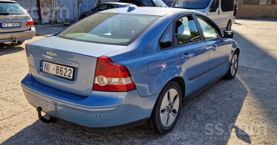 Blue Volvo S40 2006 in Riga, with an engine capacity of 1.60 L and mileage of 0 thousand km for 1250 €, photo 5 on AUTOMOTO.COM.LV