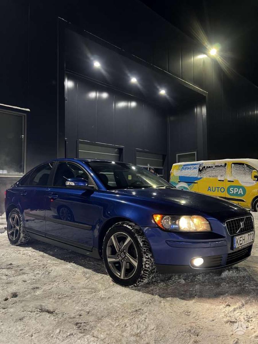 Blue Volvo S40 2006 in Vilnius, with an engine capacity of 1.56 L and mileage of 29 thousand km for 1150 €, photo 1 on AUTOMOTO.COM.LV