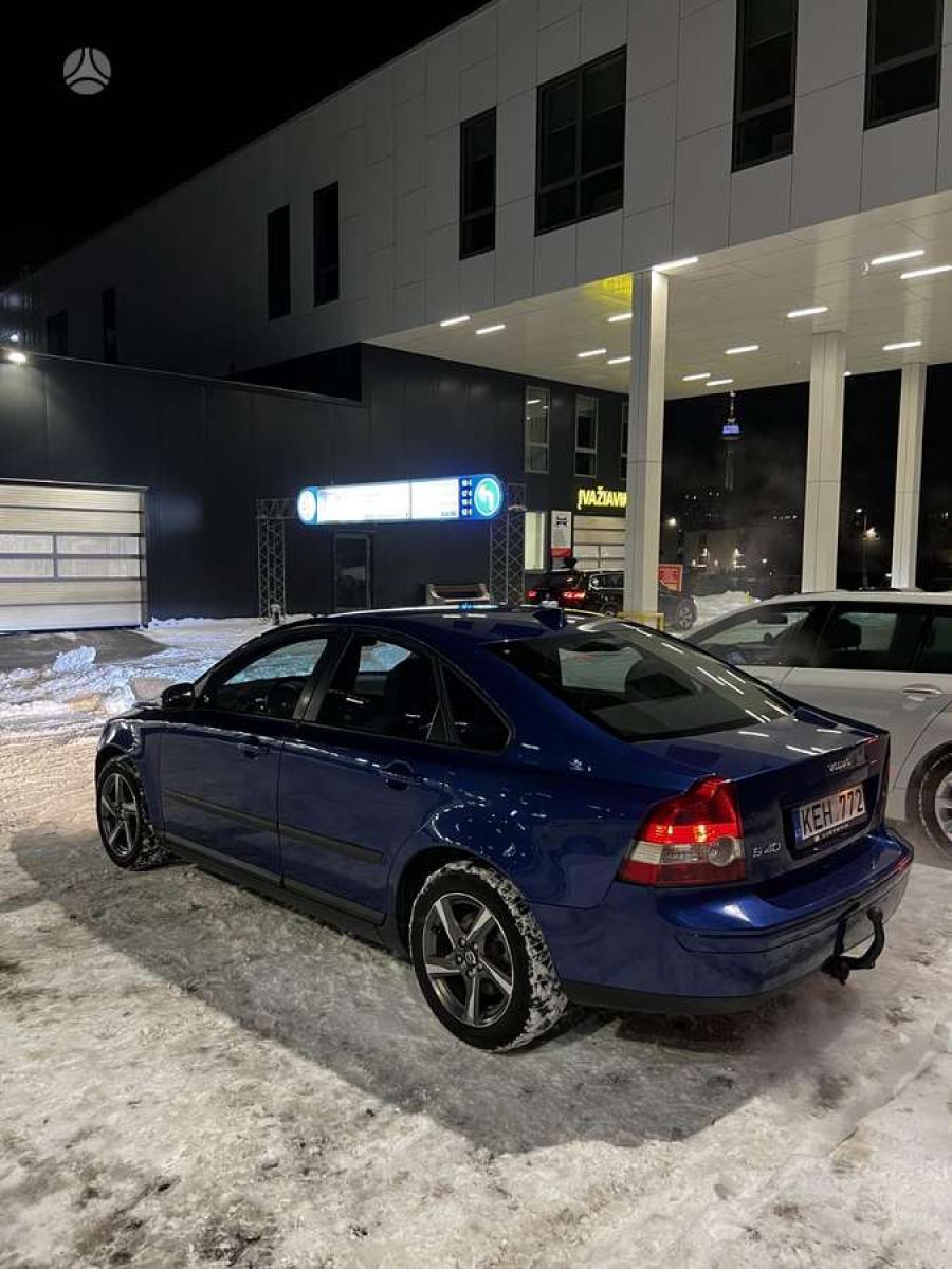 Blue Volvo S40 2006 in Vilnius, with an engine capacity of 1.56 L and mileage of 29 thousand km for 1150 €, photo 2 on AUTOMOTO.COM.LV