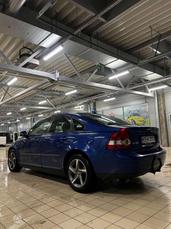 Blue Volvo S40 2006 in Vilnius, with an engine capacity of 1.56 L and mileage of 29 thousand km for 1150 €, photo 6 on AUTOMOTO.COM.LV