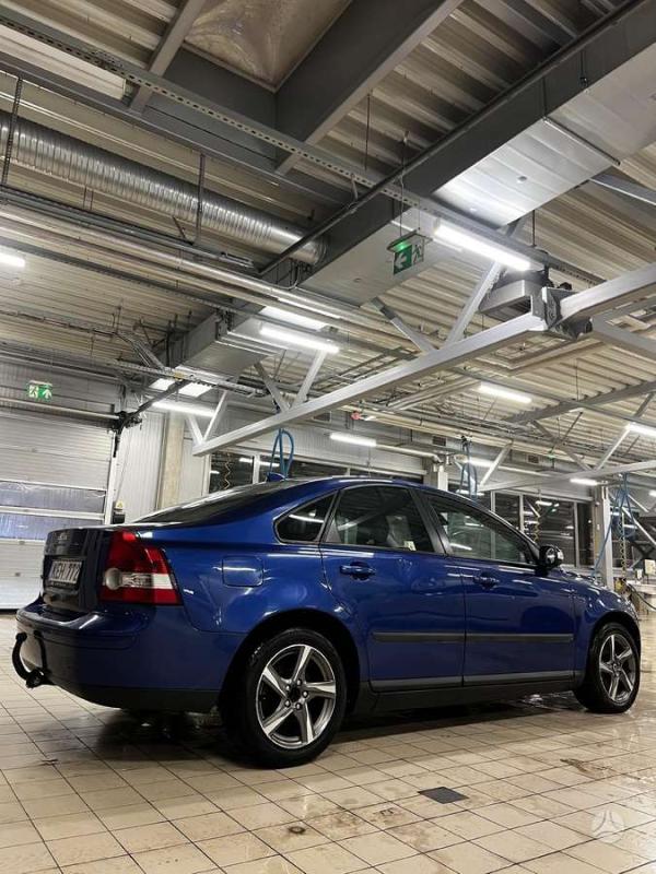 Blue Volvo S40 2006 in Vilnius, with an engine capacity of 1.56 L and mileage of 29 thousand km for 1150 €, photo 7 on AUTOMOTO.COM.LV