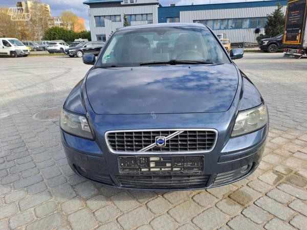 Blue Volvo S40 2006 in Alytus, with an engine capacity of 1.60 L and mileage of 287 thousand km for 1700 €, photo 2 on AUTOMOTO.COM.LV