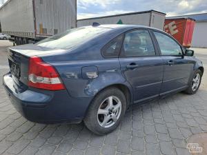 Blue Volvo S40 2006 in Alytus, with an engine capacity of 1.60 L and mileage of 287 thousand km for 1700 €, photo 6 on AUTOMOTO.COM.LV